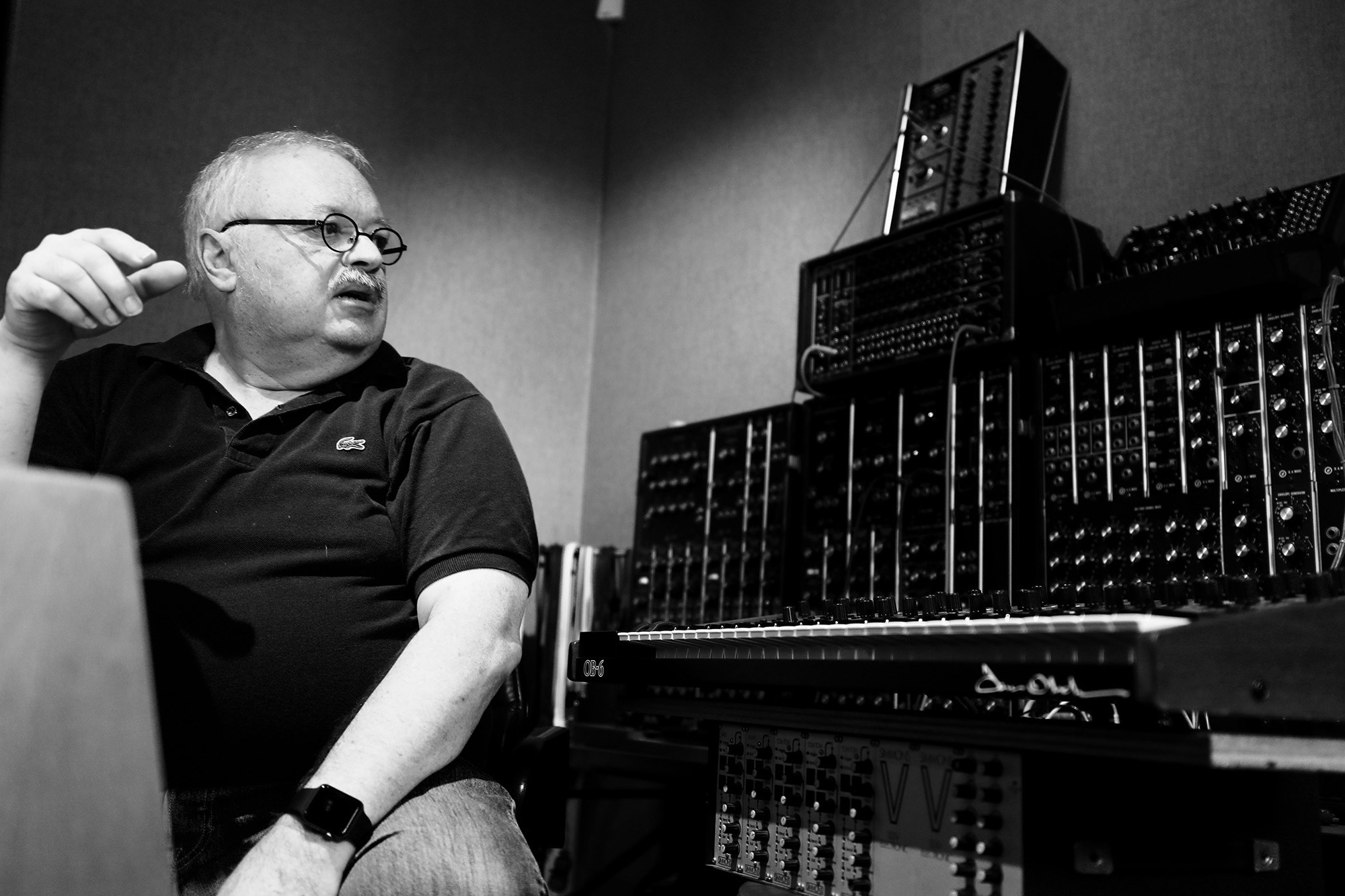 Dan Lacksman : compositeur du premier générique des Schtroumpfs ...